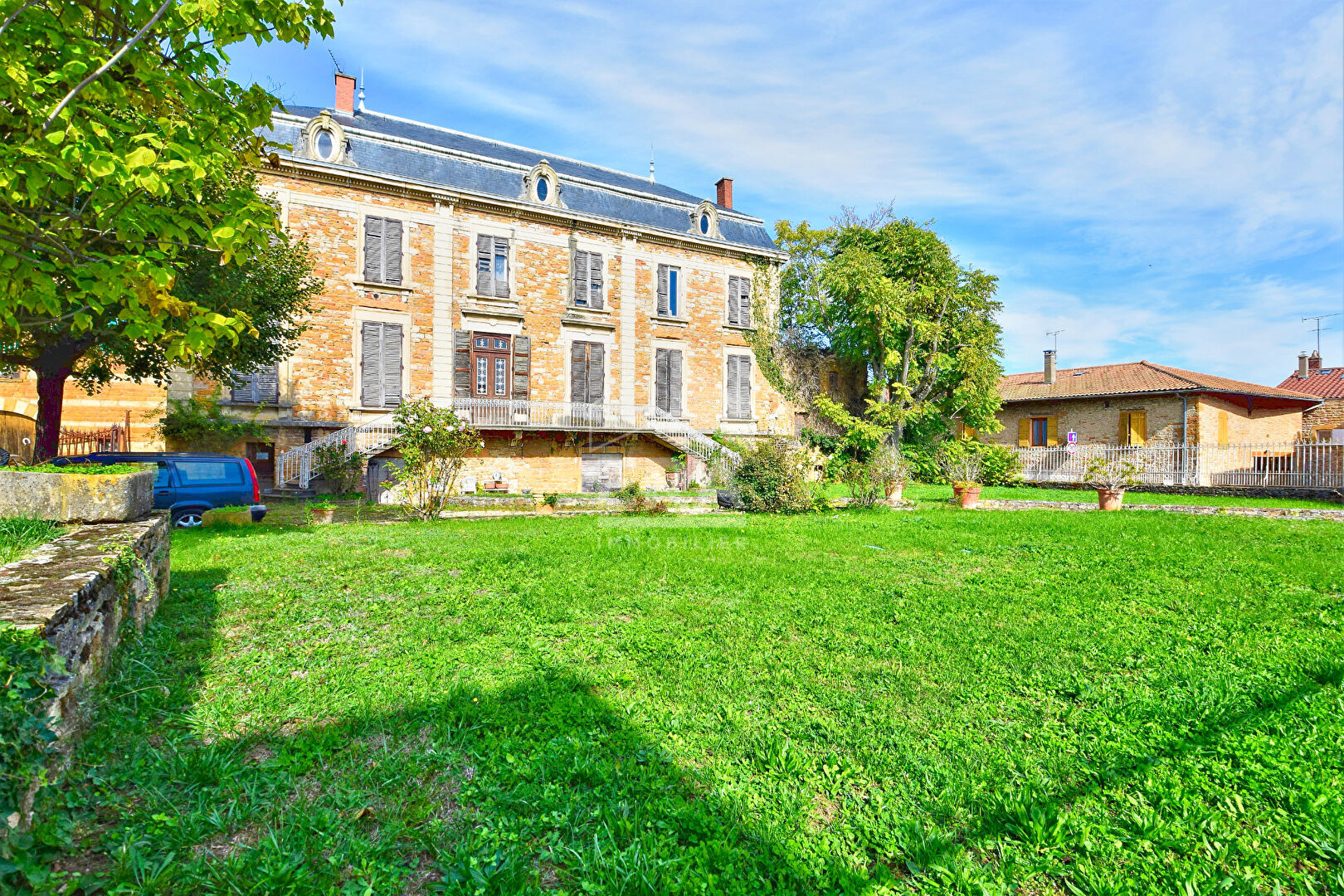 Maison 10 pièces 274 m² à vendre / acheter morancé 69480 🏠 | ERA Immobilier