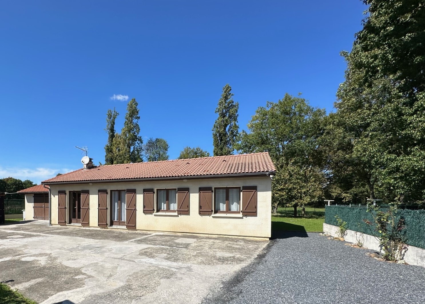 Vente Maison 4 pièces GAYAN: MAISON PLAIN PIED DE TYPE 4 D'ENVIRON 90 M²